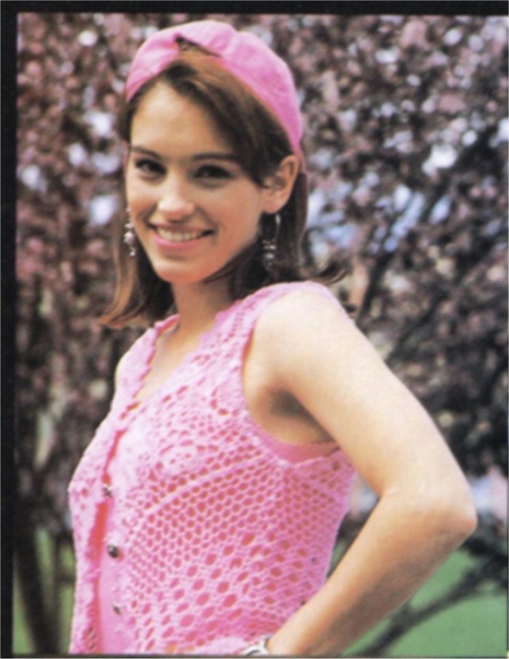 Pictures Of Amy Jo Johnson