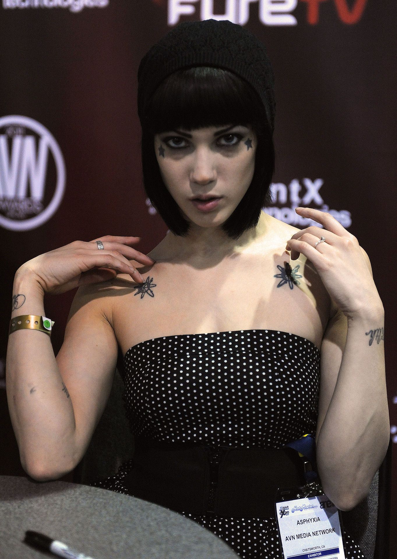 Pictures Of Asphyxia Noir