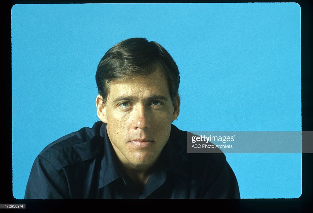 Pictures of Earl Hindman Pictures of Earl Hindman