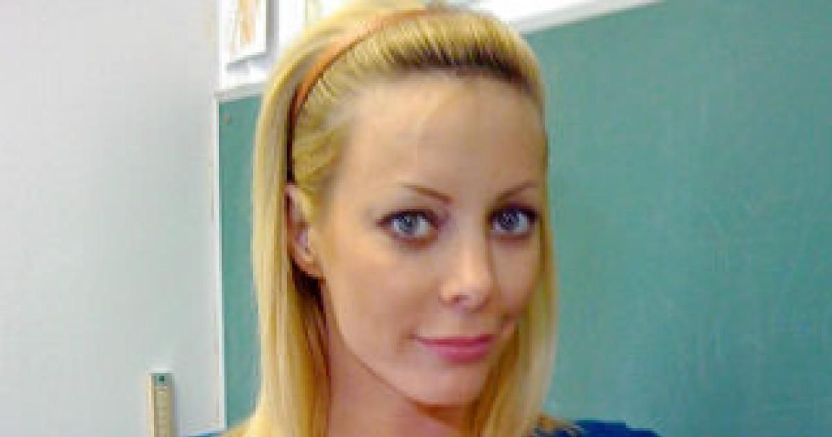 Pictures Of Holly Sampson