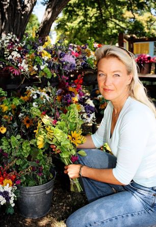 Nell Potts's Biography - Wall Of Celebrities