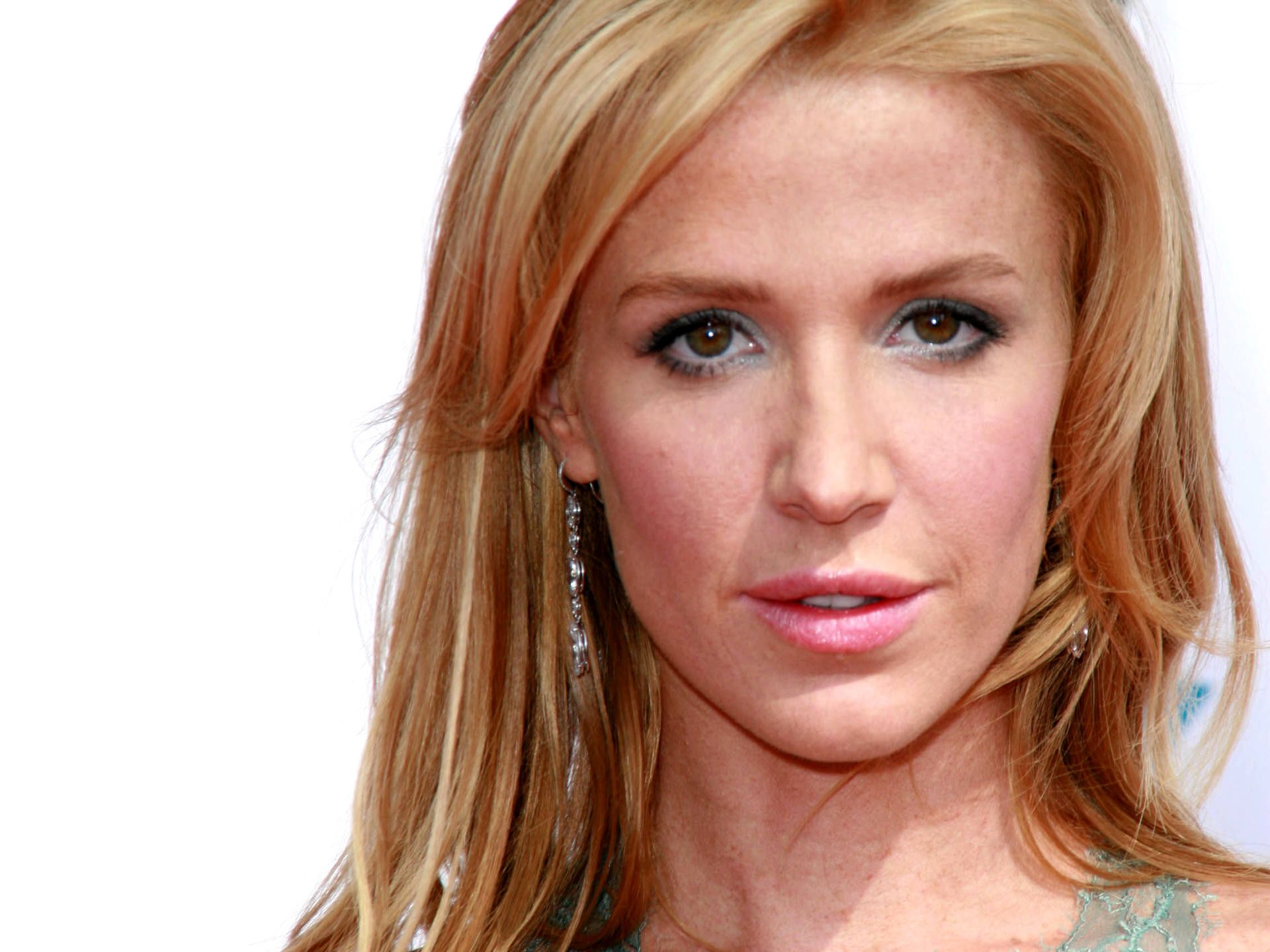 Pictures Of Poppy Montgomery